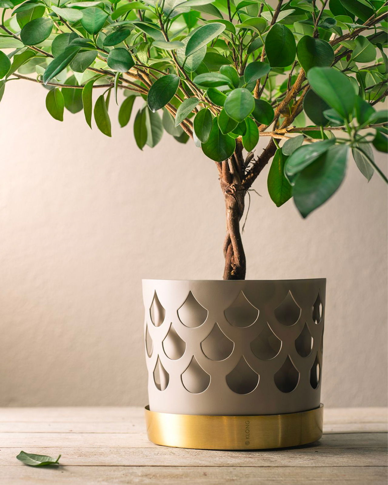 Trio Drop Flower Pot Beige Newport